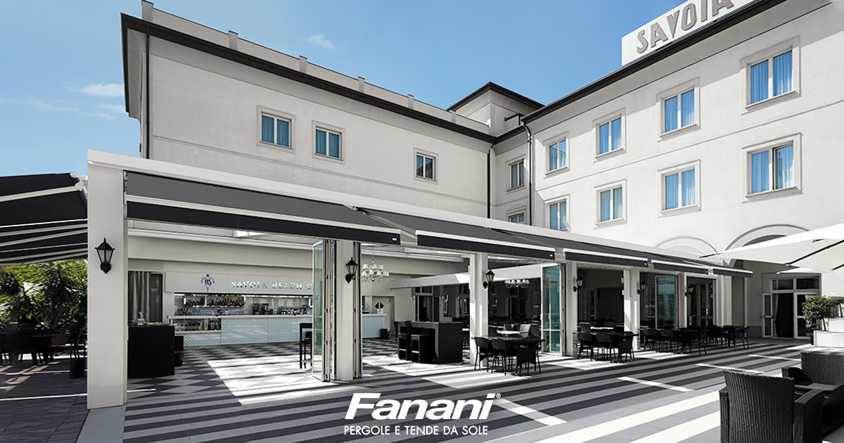 Tenda da sole a bracci T.Nove : Fanani per il Savoia Hotel Regency